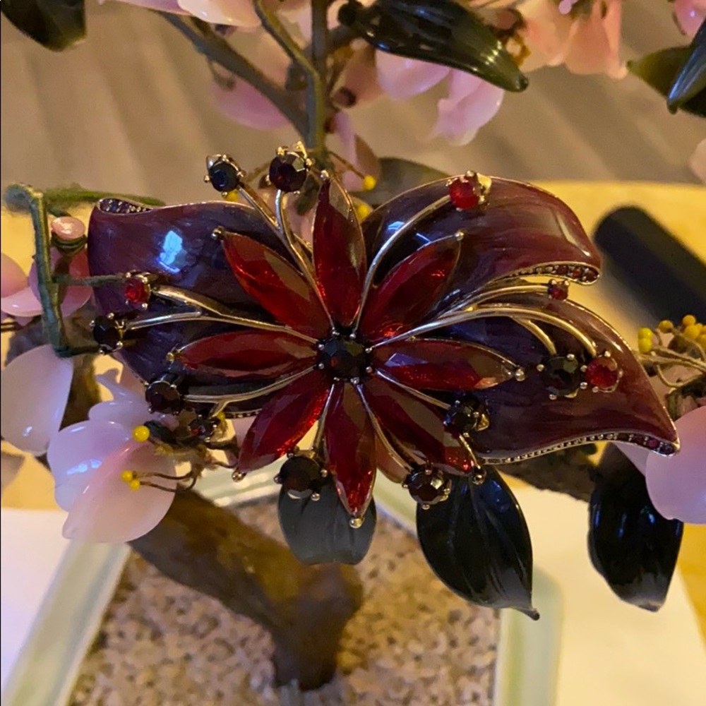 Lc Enamel Brooch - Gem